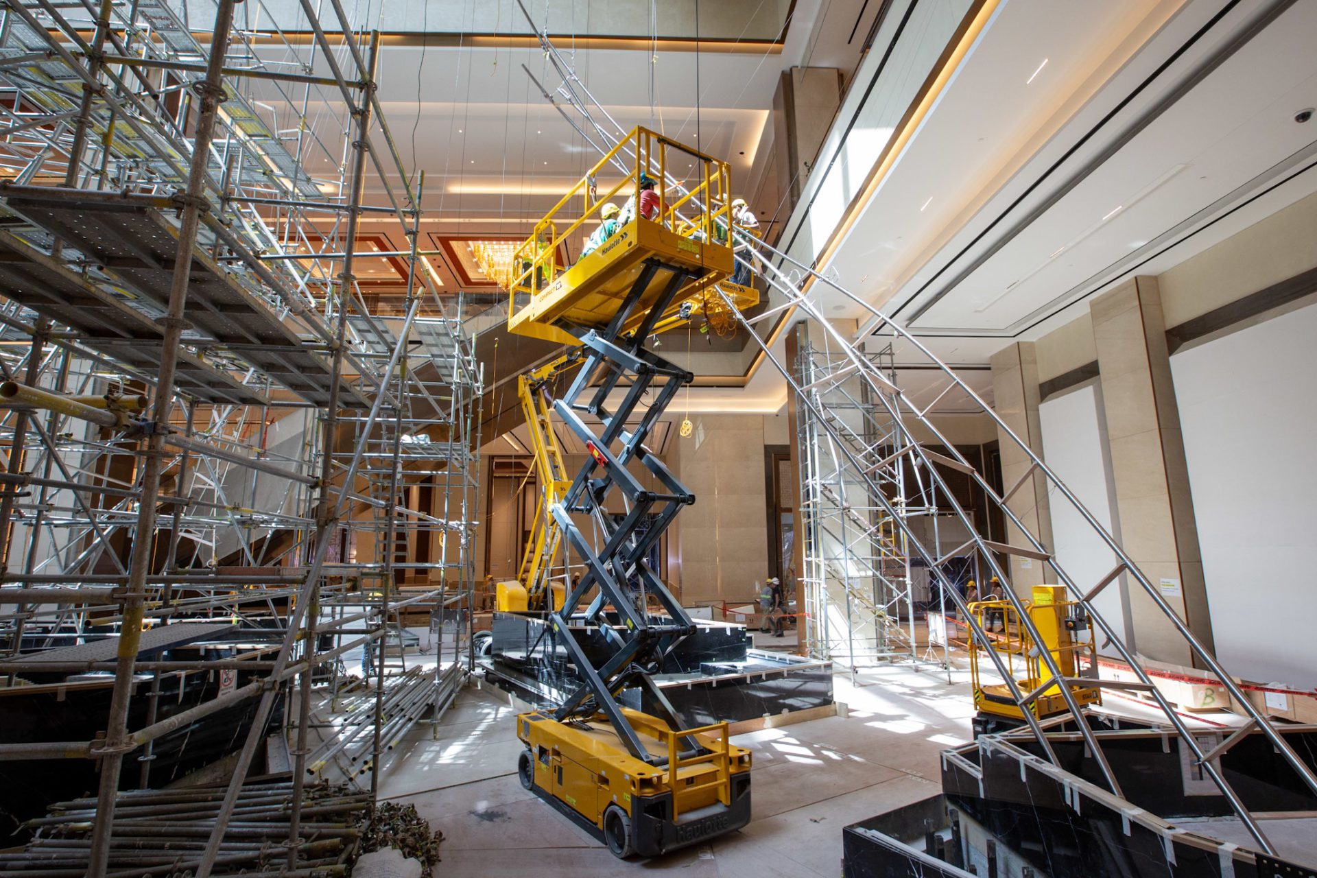 Mangrove in Glass: Engineering an earthquake-resilient sculpture - Oasys LS-DYNA Environment